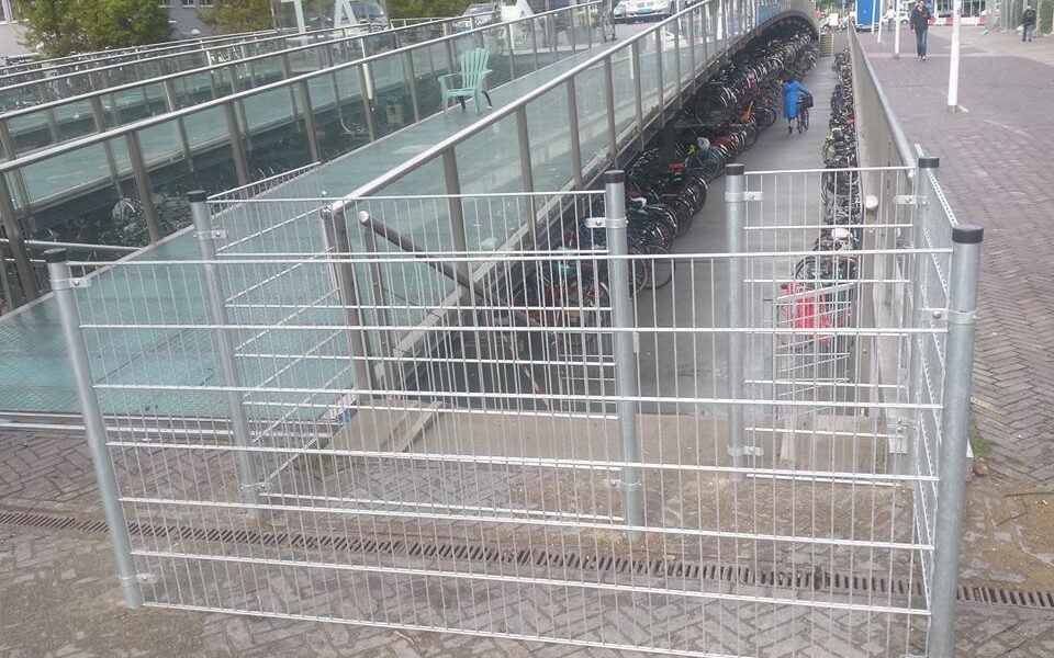 Extra ingang geopend fietsenstalling Leiden Centraal | Sleutelstad