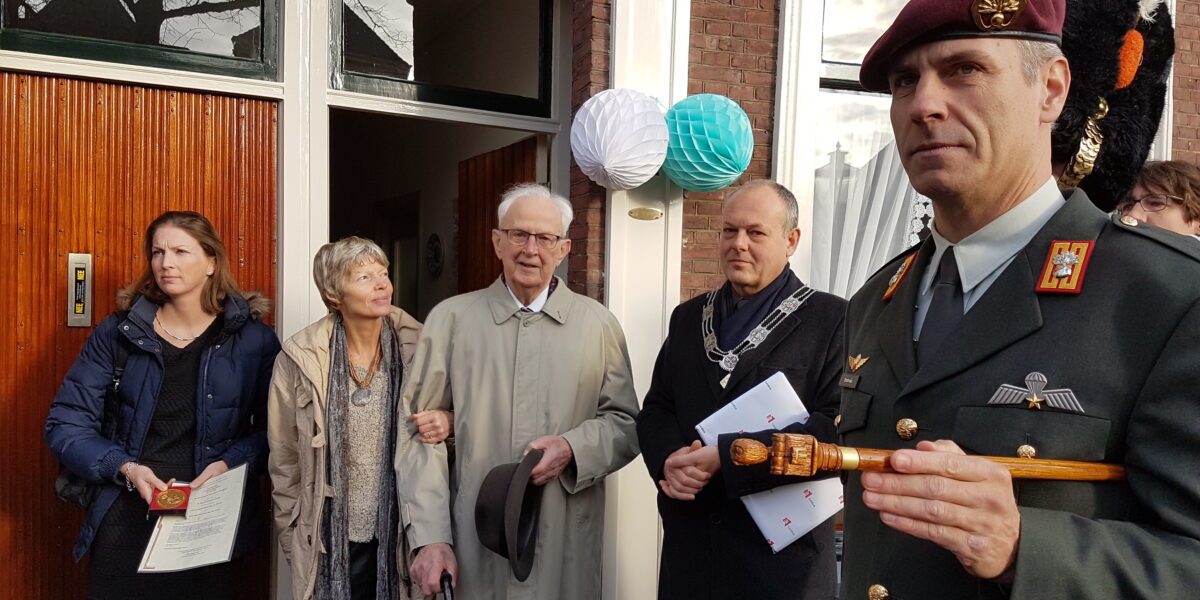 Verrassingsbezoek voor 100-Jarige oorlogsveteraan Paul Moerman ...