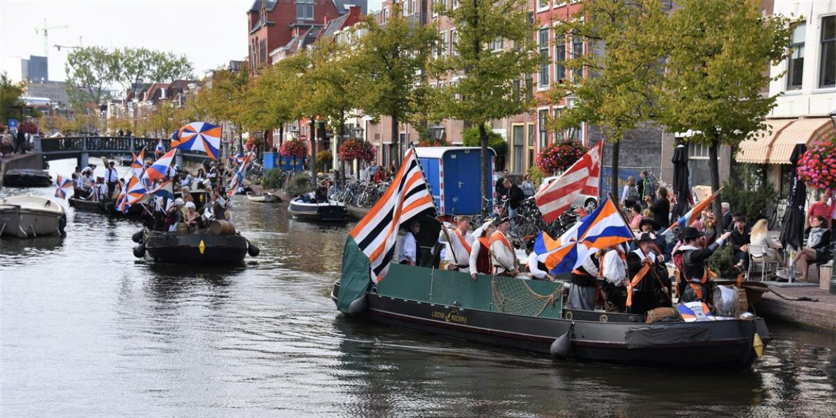 Intocht van de Geuzen en inschrijven voor Haring, Hutspot en Wittebrood ...