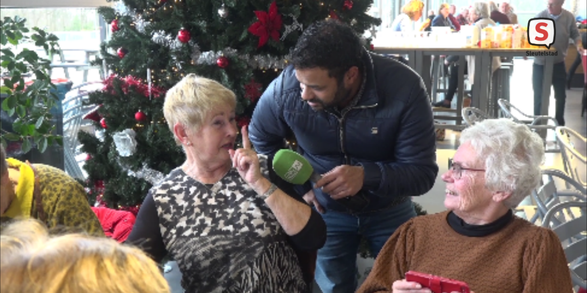 Rudo! schuift aan bij de kerstlunch in Clubhuis de Derde Helft in ...