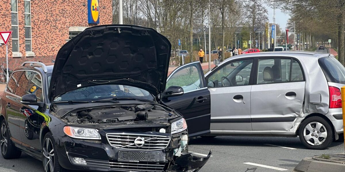 Flinke schade maar geen gewonden bij botsing Mauritssingel | Sleutelstad