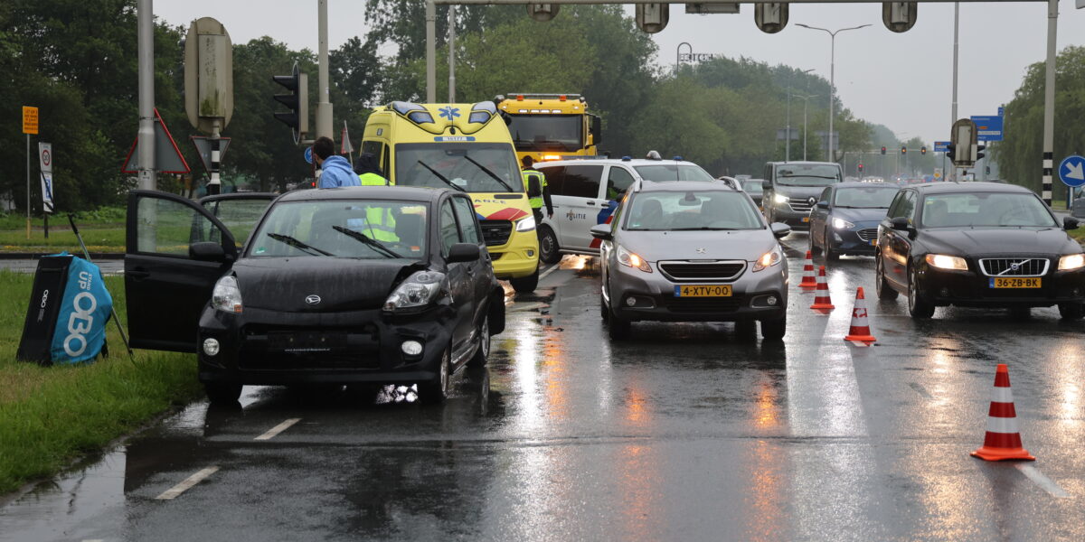 Veel schade bij kop-staartbotsing op Voorschoterweg | Sleutelstad