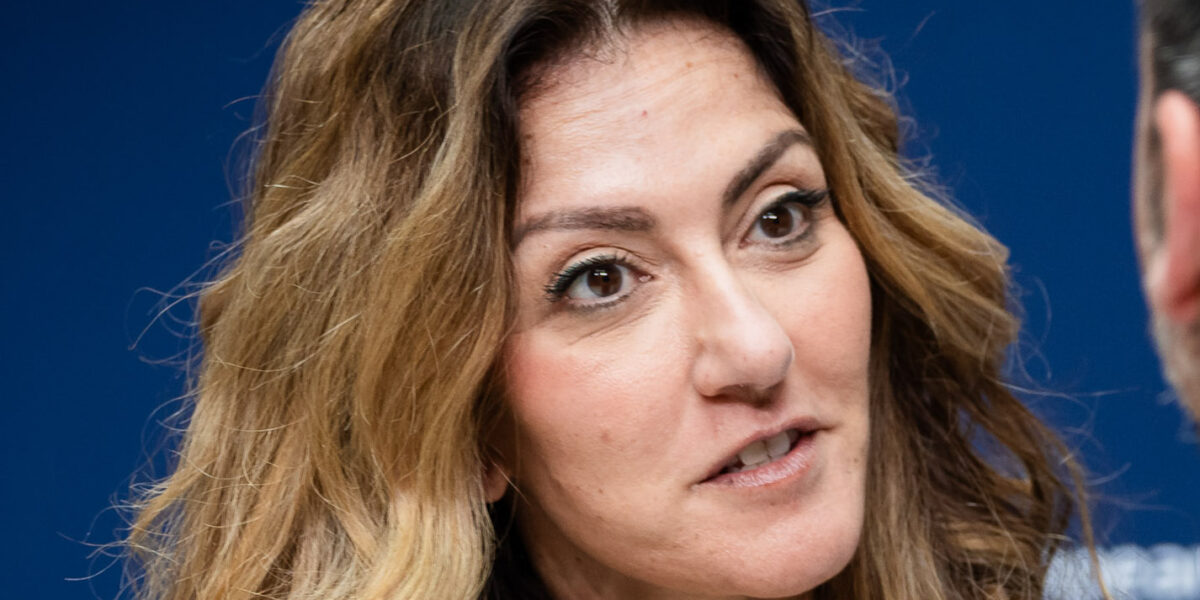 VVD-partijleider Yeşilgöz in gesprek bij VVD Leiden | Sleutelstad