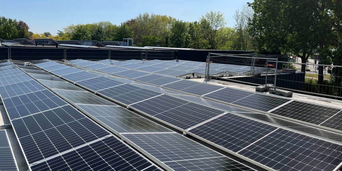 Zon op Zoeterwoude zit er warmpjes bij: steeds meer zonnepanelen ...