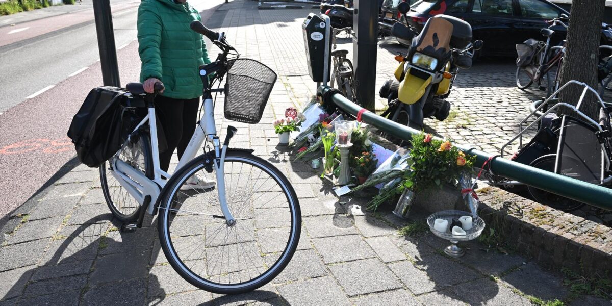 Oegstgeest hangt vlag halfstok op dag uitvaart Rosalie | Sleutelstad