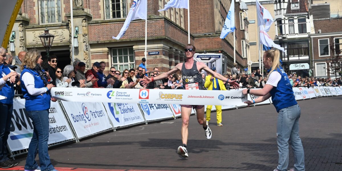 Terugblik Leiden Marathon 2026: jubileum met een zwarte rand | Sleutelstad